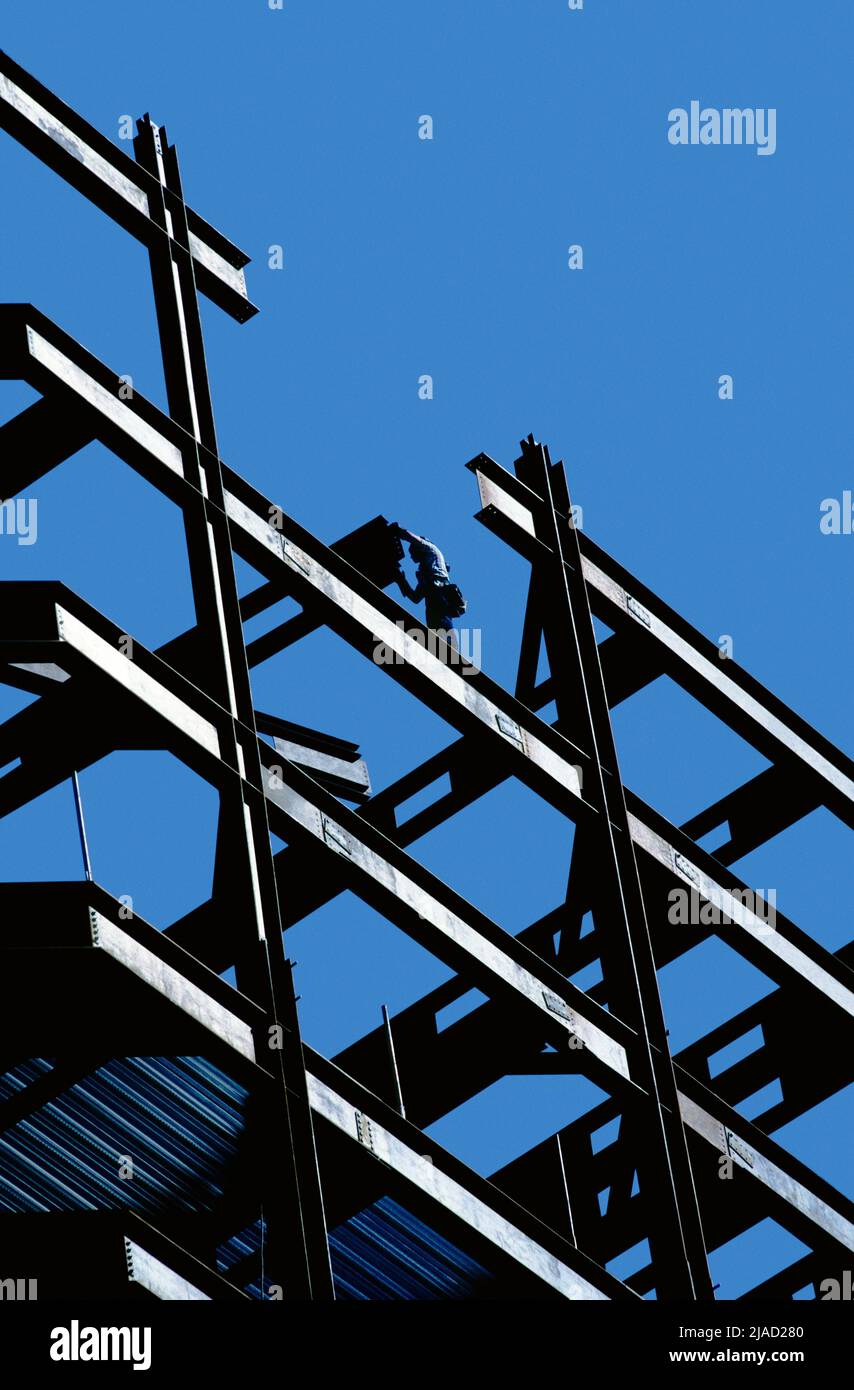 Iron worker skyscraper hi-res stock photography and images - Alamy