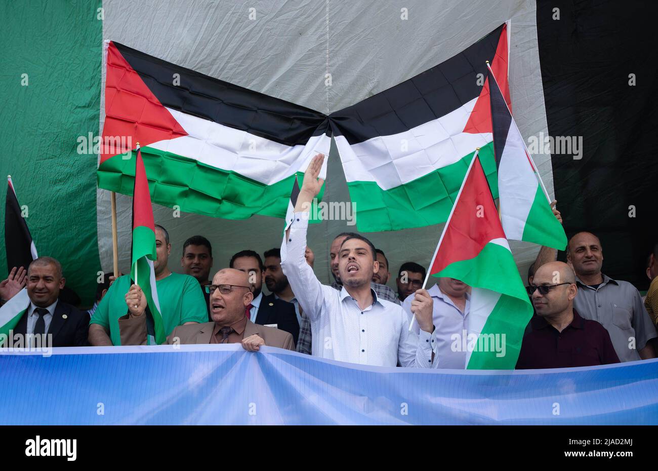 Gaza, Palestine. 29th May, 2022. Palestinians in the southern Gaza ...