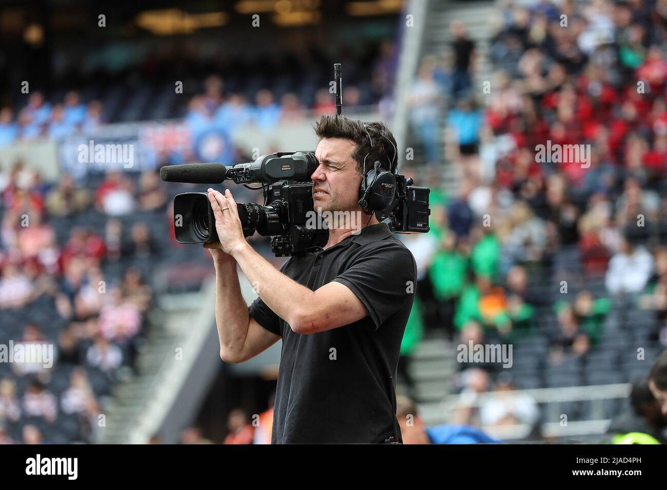 London, UK. 28th May, 2022. Cameraman Karl Rooney during the AB ...