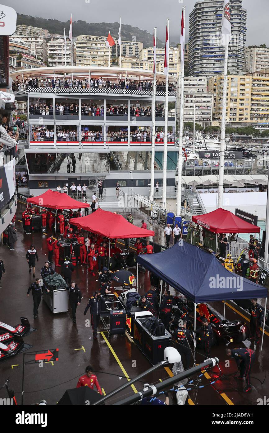 Race stopped, pitlane, during the Formula 1 Grand Prix de Monaco 2022 ...