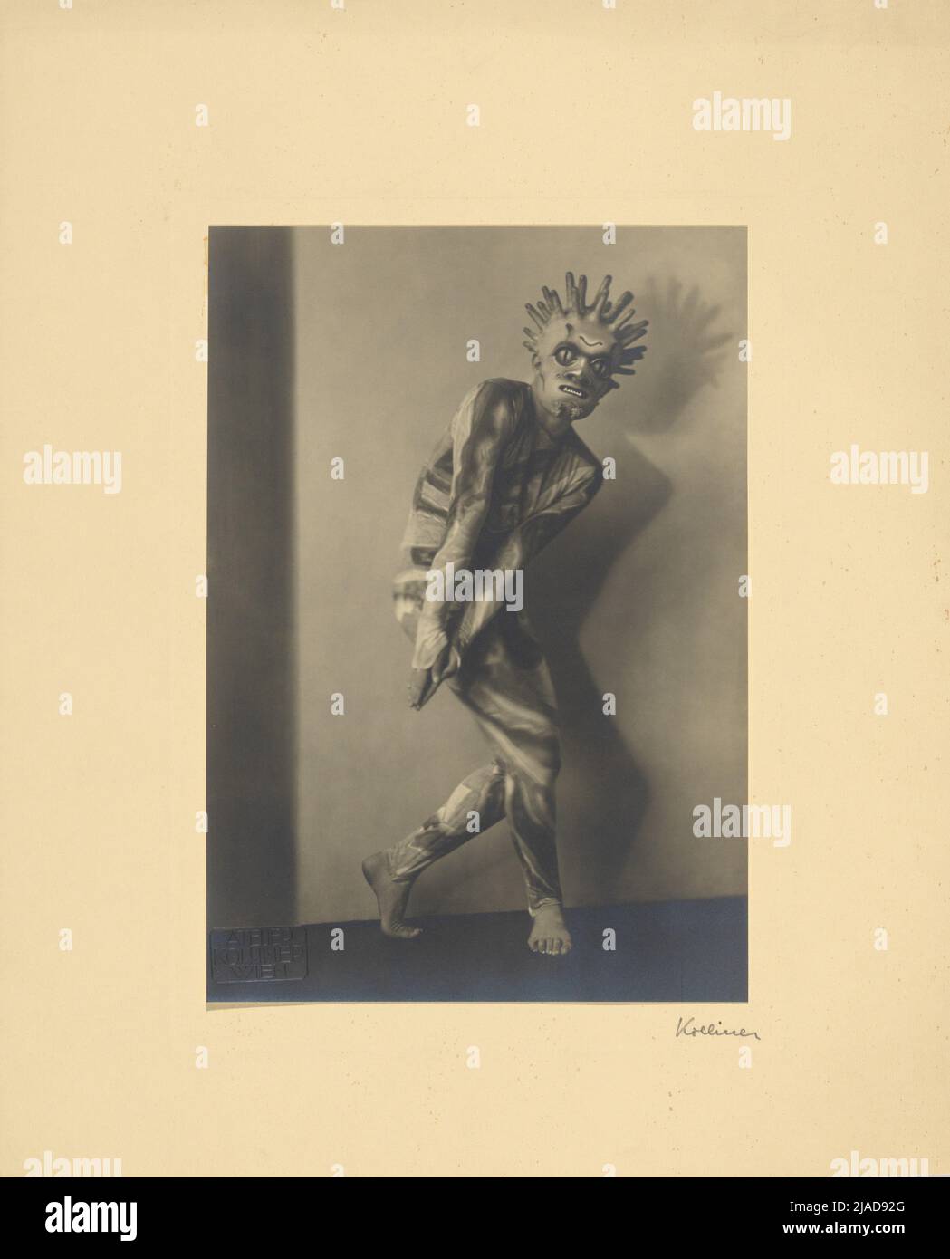 Otto Werberg in a mask dance, Vienna. Grete Kolliner (1892-1933 ...