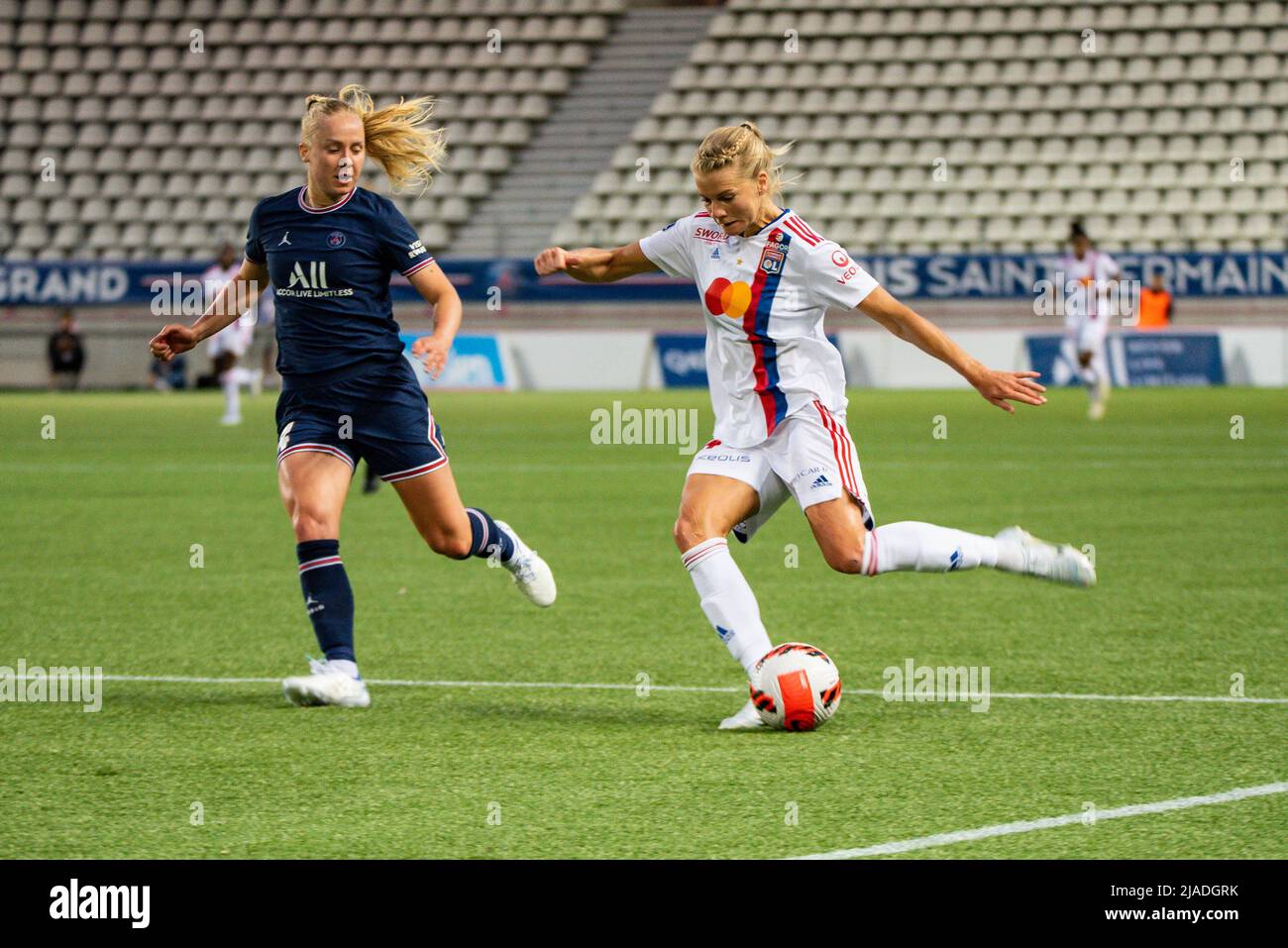 Paulina Dudek of Paris Saint Germain and Ada Hegerberg of Olympique ...
