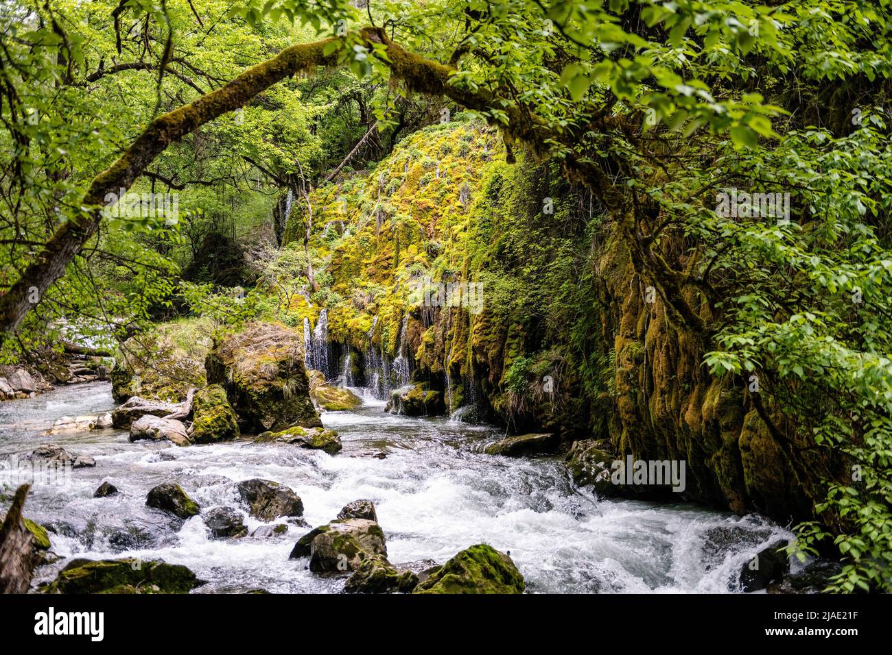 Shangri LA, USA. 30th May, 2022. Photo shows a waterfall in Niru ...