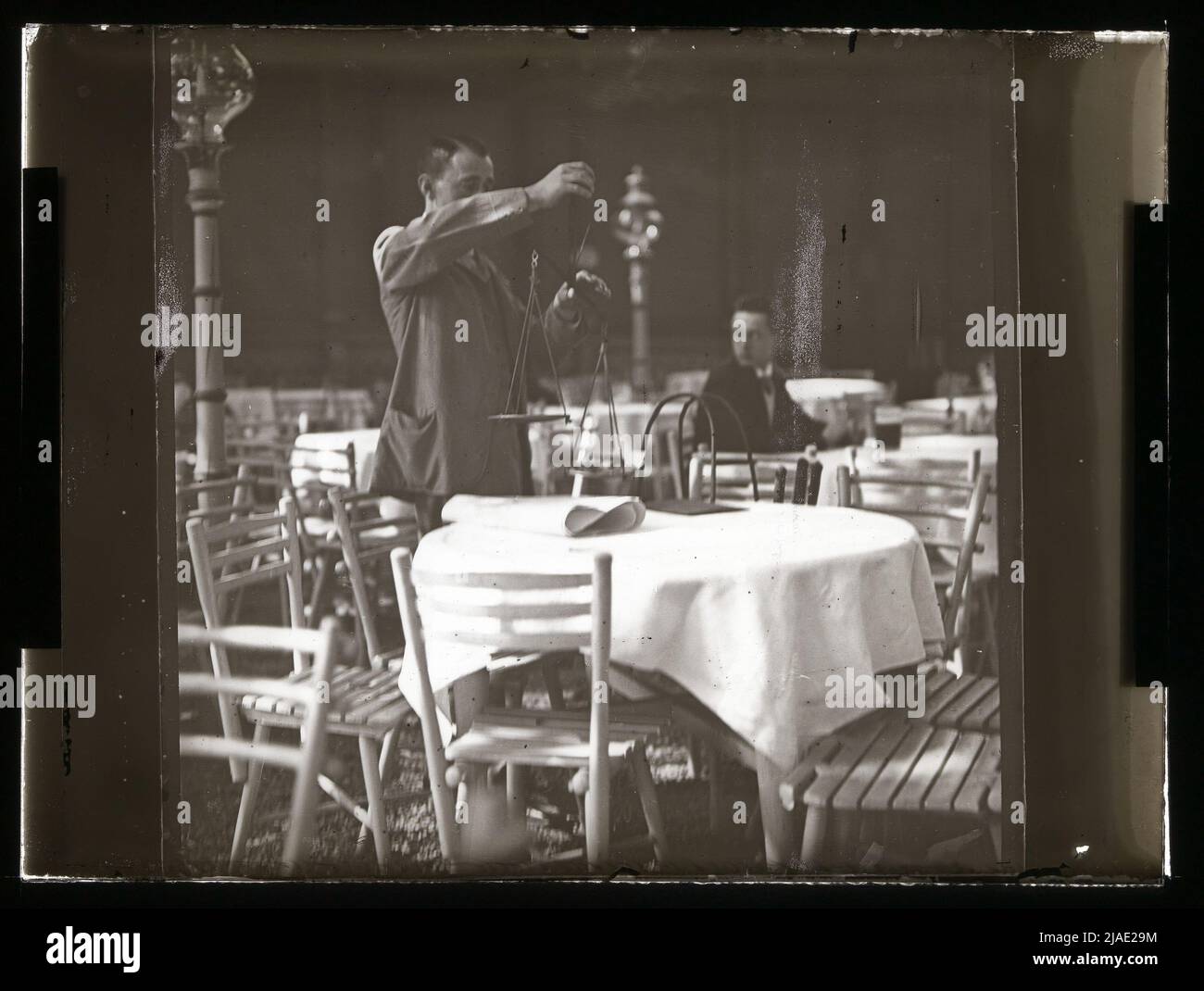 The scales public house hi-res stock photography and images - Alamy