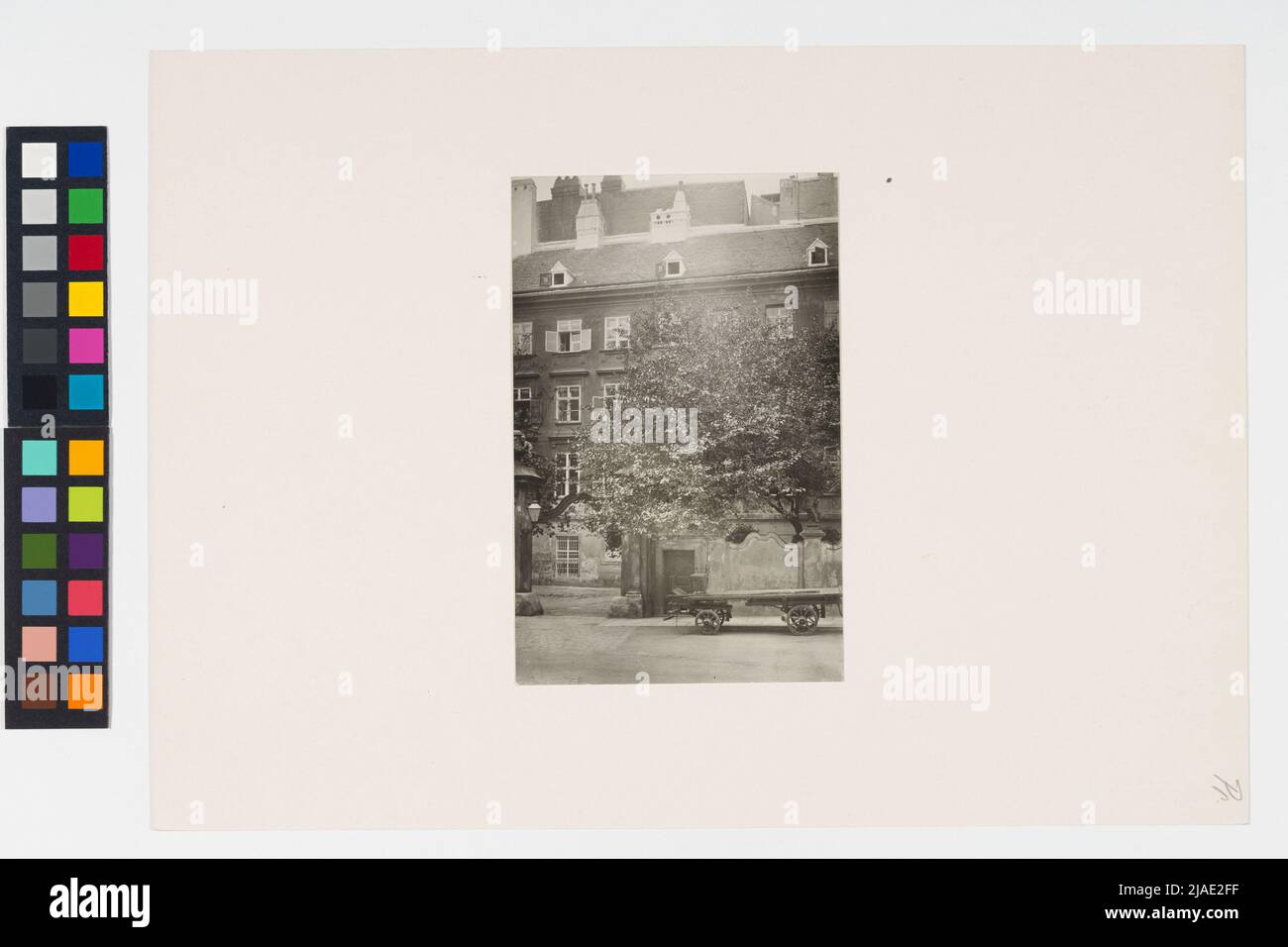 1st, Heiligenkreuzer Hof - prelature - detailed view. Verlag Reinhold ...