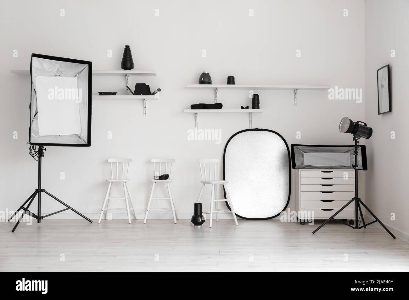 Lighting equipment in modern photo studio Stock Photo - Alamy