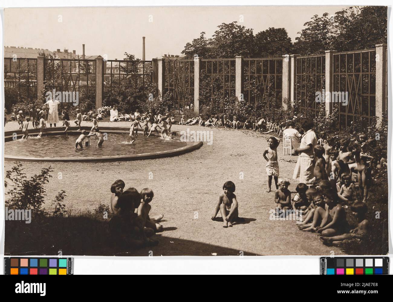 10., Waldmüllerpark 1 - municipal kindergarten - paddling pool. Unknown ...