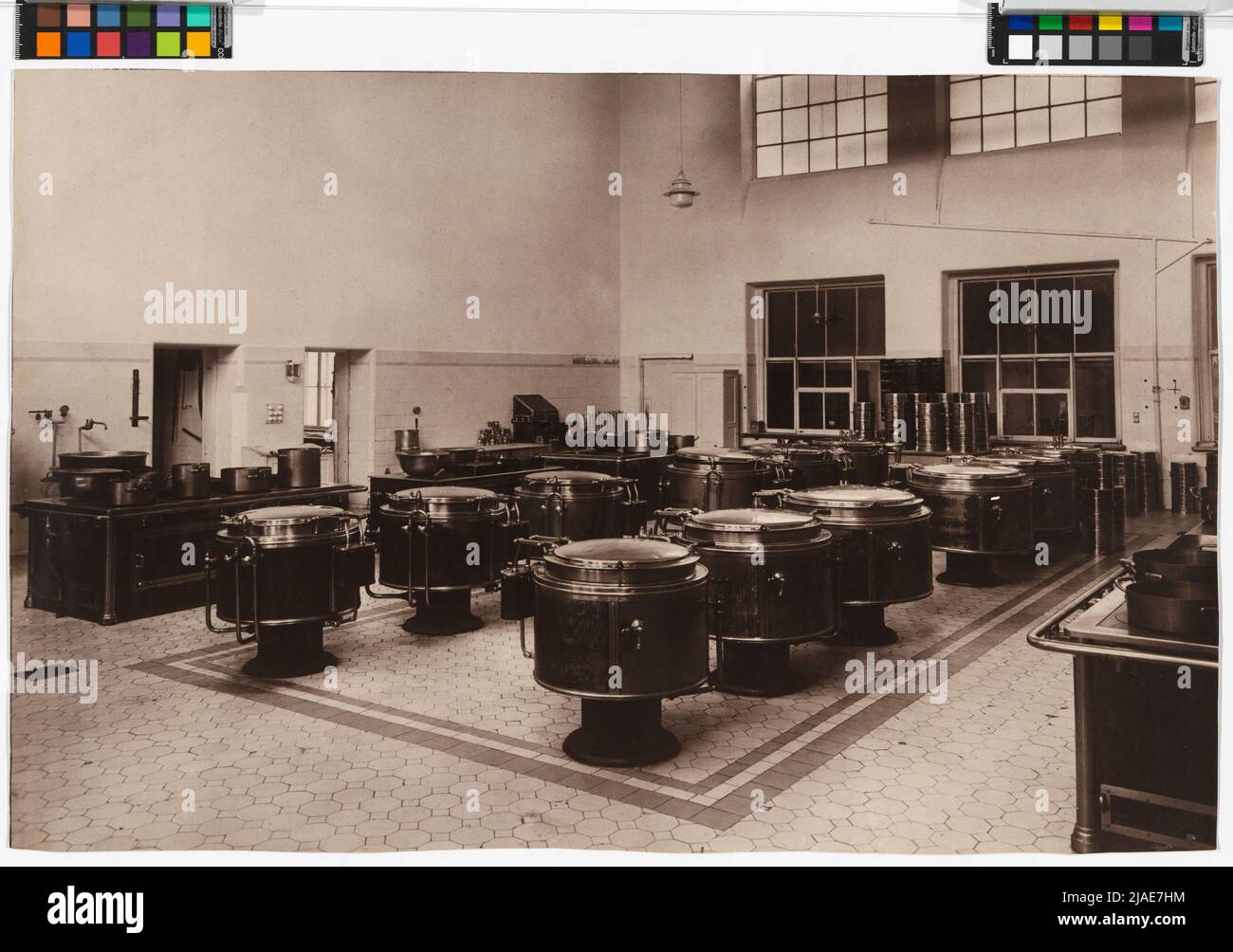 Vintage hospital kitchen hi-res stock photography and images - Alamy