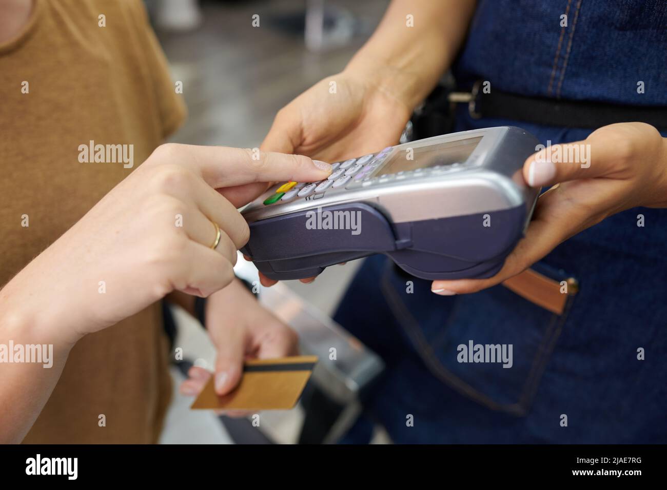 Hands client entering pin hi-res stock photography and images - Alamy
