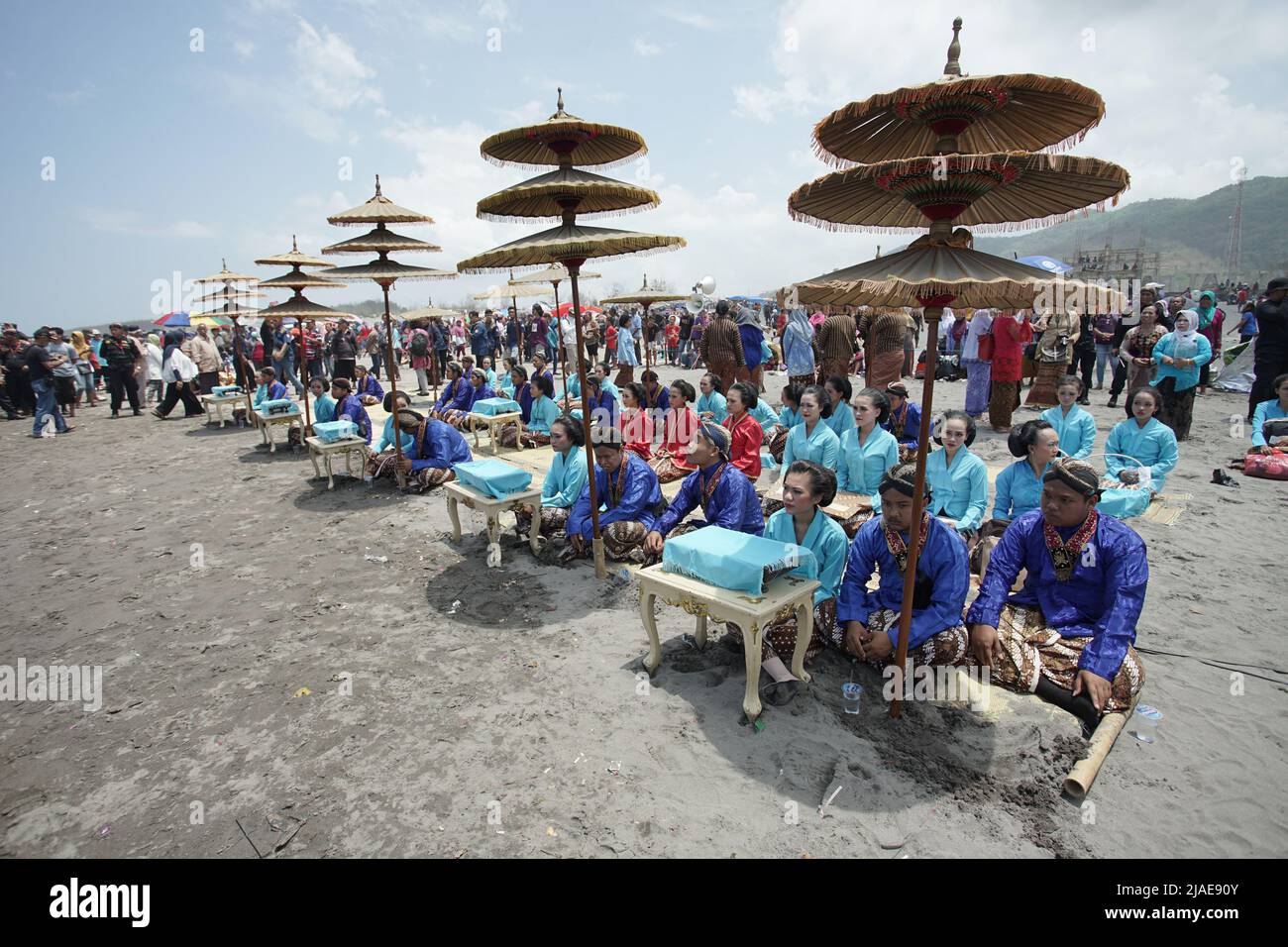 Javanese residents held Labuhan Hondodento rituals at Parangkusumo ...