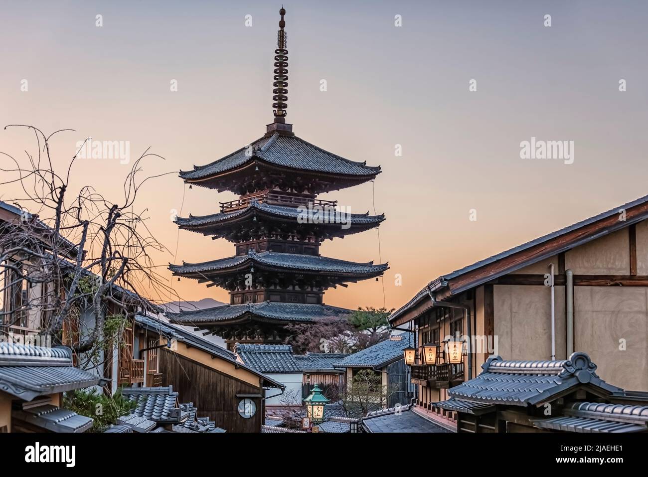 Traditional kyoto architecture hi-res stock photography and images - Alamy