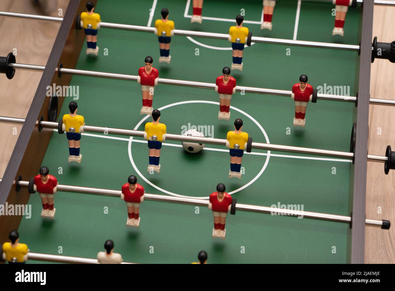 Old soccer players red hi-res stock photography and images - Alamy