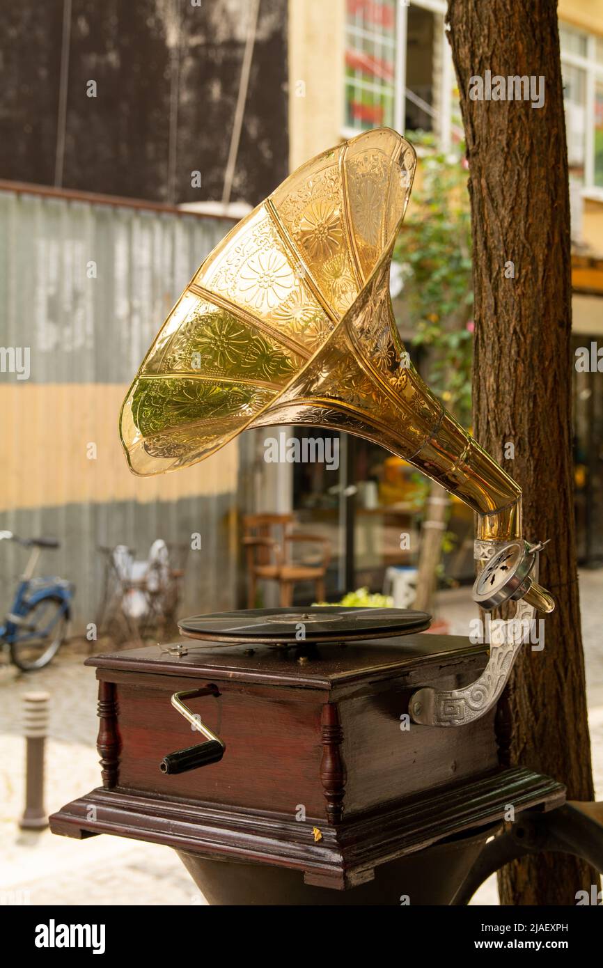 Retro gramophone on the handle hi-res stock photography and images - Alamy