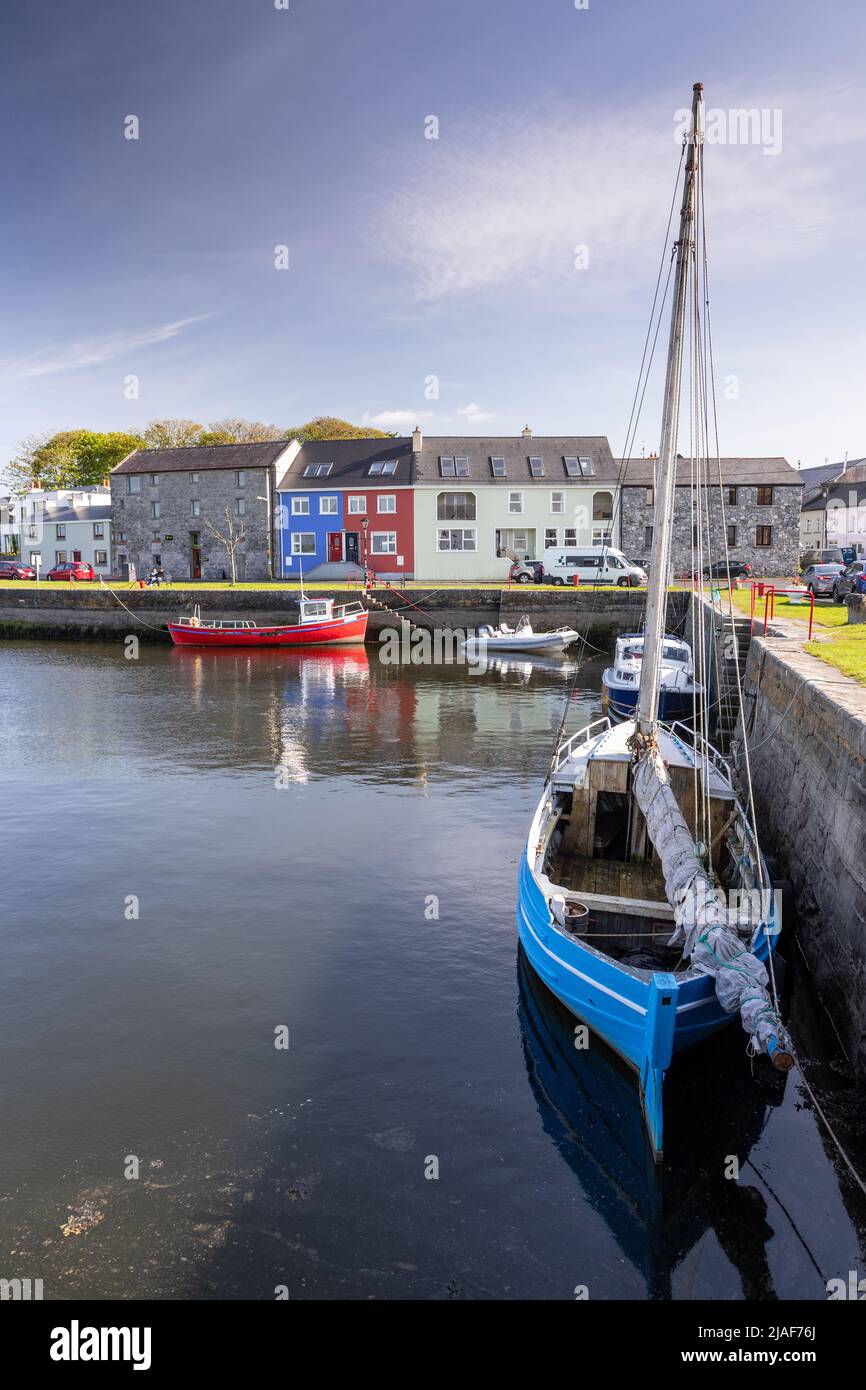 Boat in Kinvarra harbour, County Galway, Ireland Stock Photo - Alamy