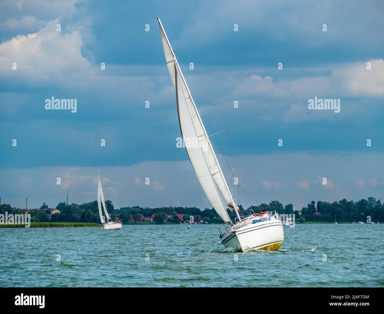 Sailing in lake water full hi-res stock photography and images - Alamy