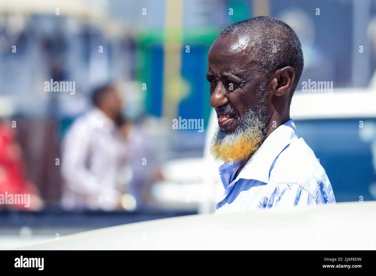 Person somalia traditional hi-res stock photography and images - Alamy