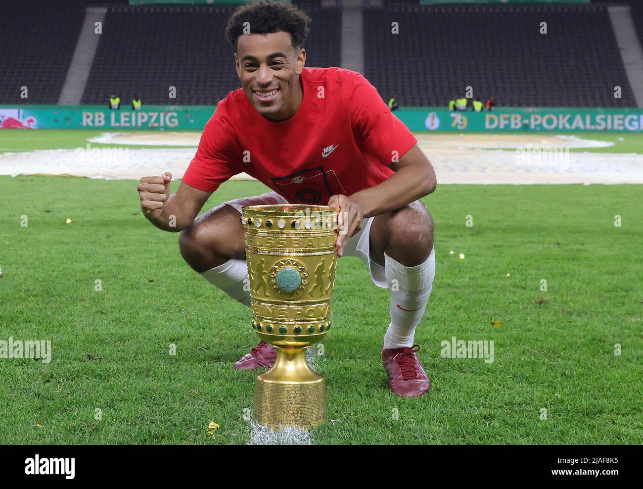 Berlin, Deutschland. 21st May, 2022. firo: 05/21/2022 Fuvuball, season ...