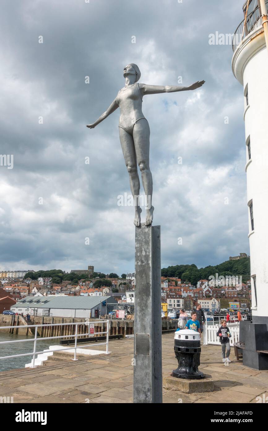 The Diving Belle Statue by Craig Knowles, Lighthouse Pier, Scarborough ...
