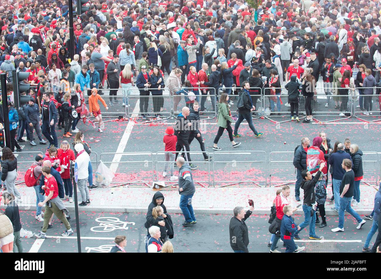 Non Exclusive: GV, Liverpool teams hold nine-mile victory parade ...