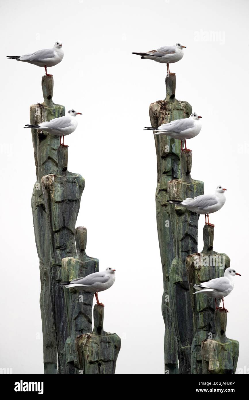 Group groups sitting sculpture hi-res stock photography and images - Alamy