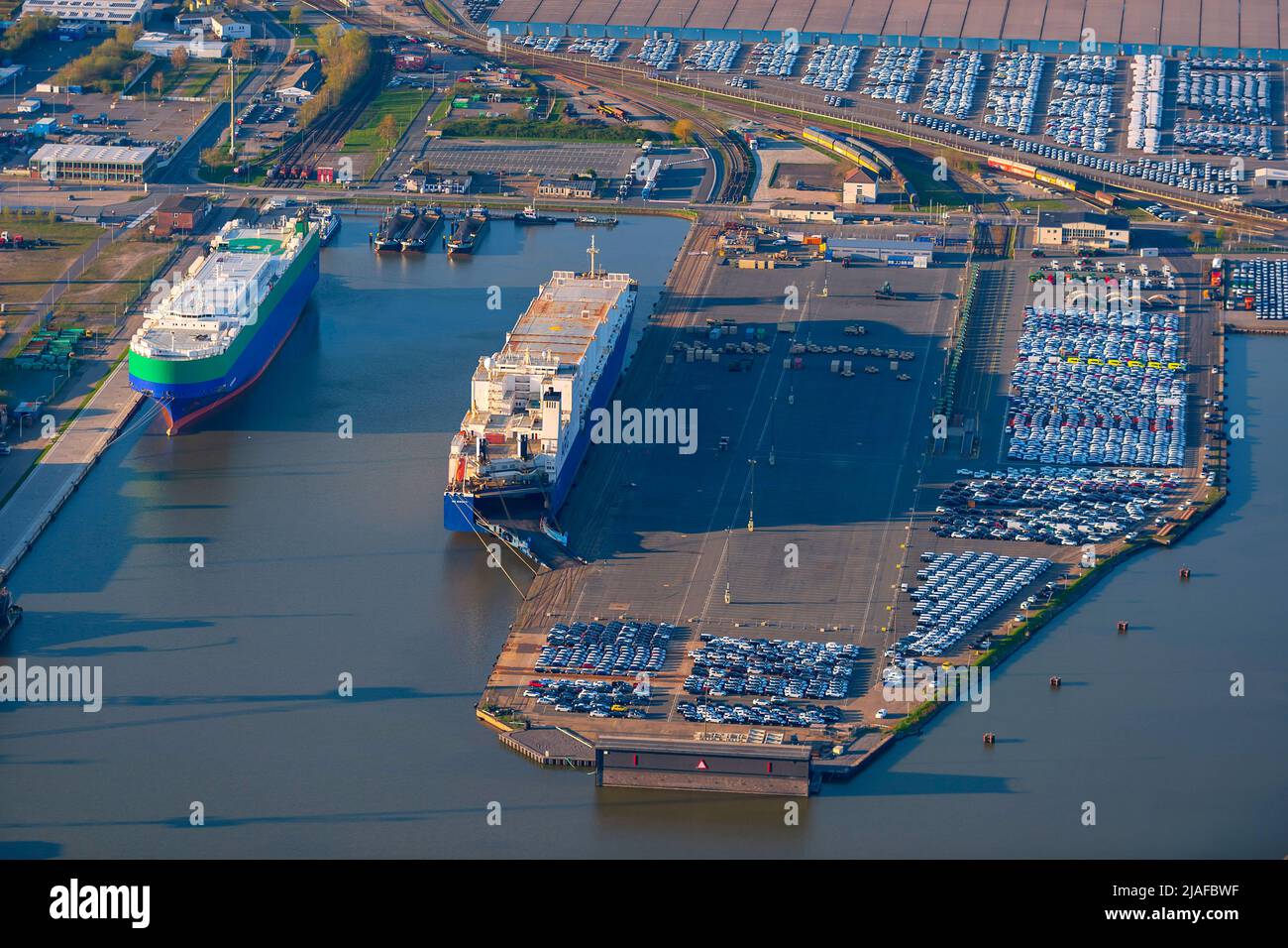 International port of the city of Bremen Kaiserhafen Drei, 04/18/2022 ...