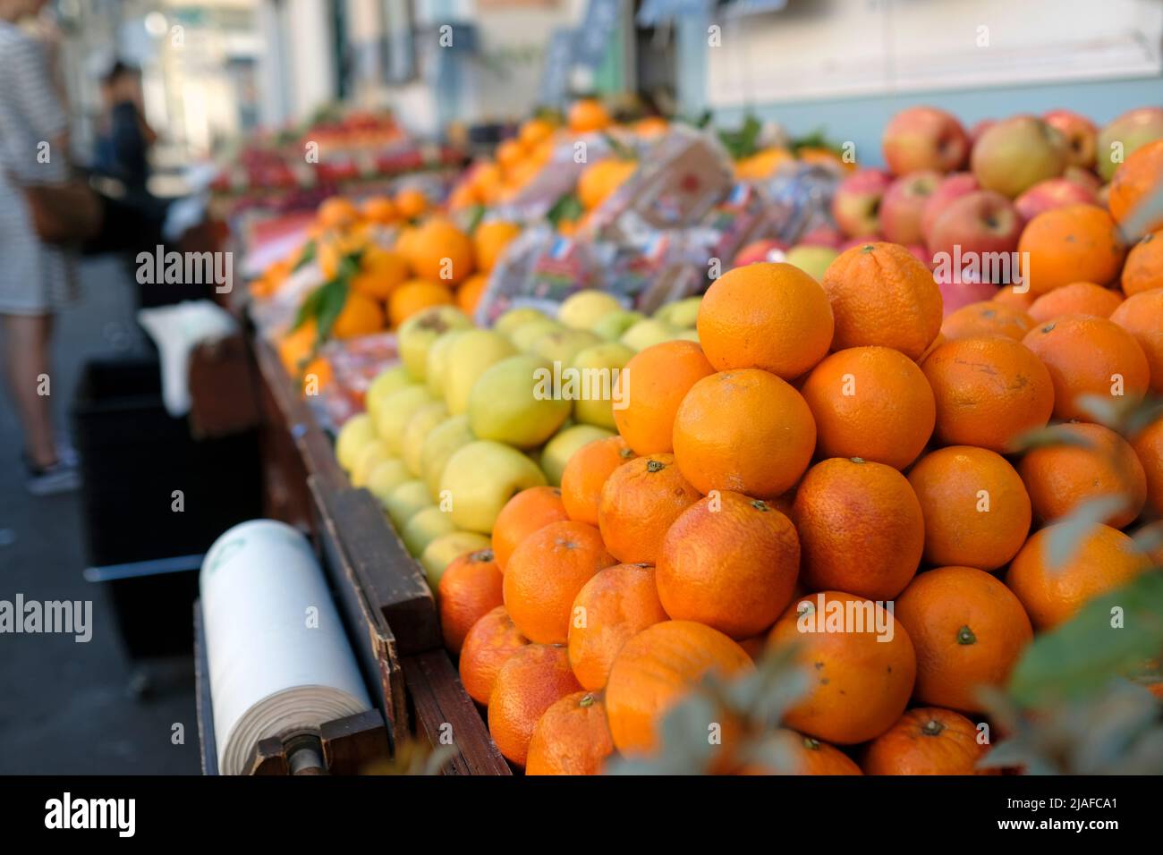 Green grocer stall hi-res stock photography and images - Alamy