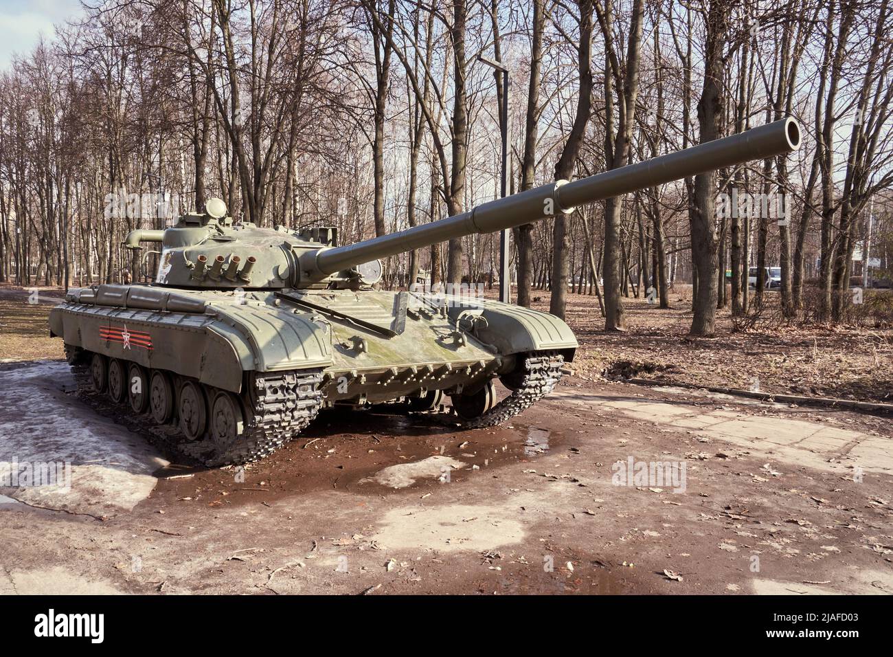 Tank t 72 hi-res stock photography and images - Alamy