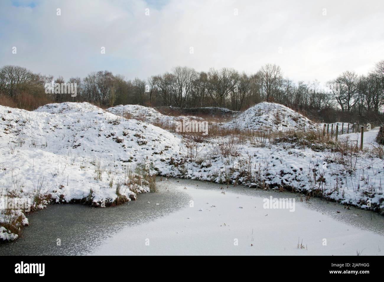 Higher poynton hi-res stock photography and images - Alamy