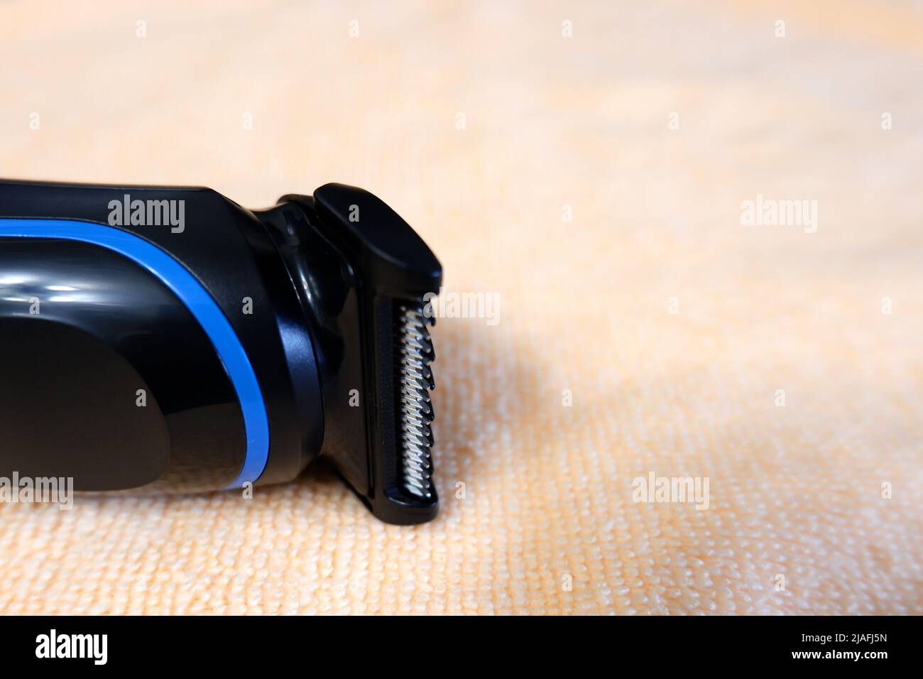 Clipper shaving head close up Stock Photo - Alamy