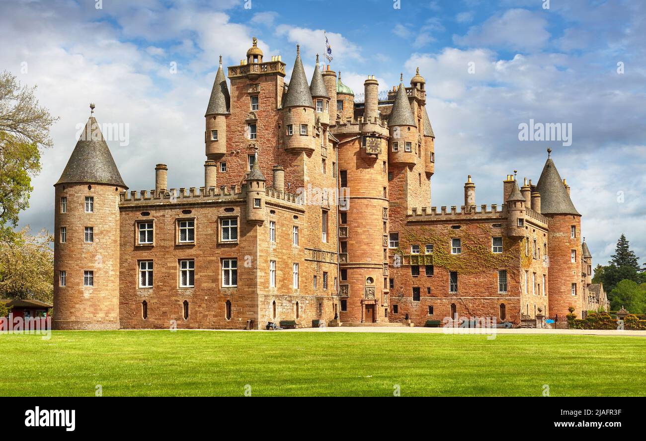 Glamis castle hi-res stock photography and images - Alamy