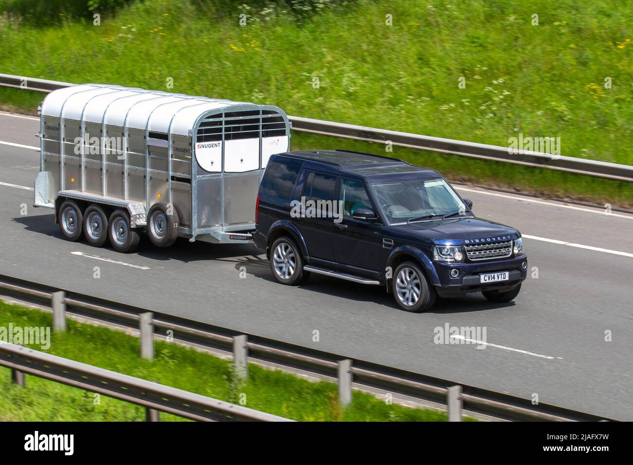 3 axle trailer hi-res stock photography and images - Alamy