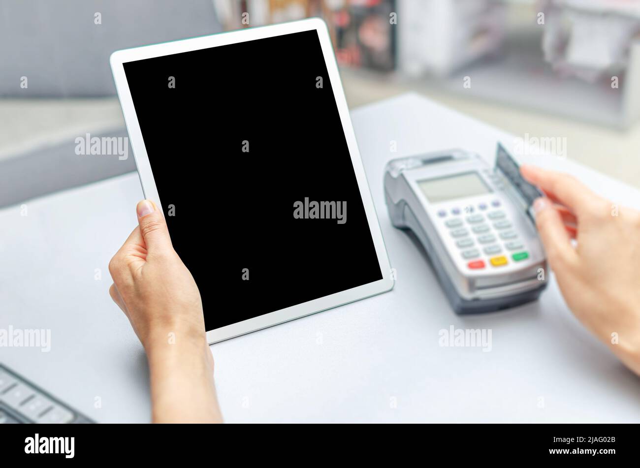 Woman cashier bank hi-res stock photography and images - Alamy