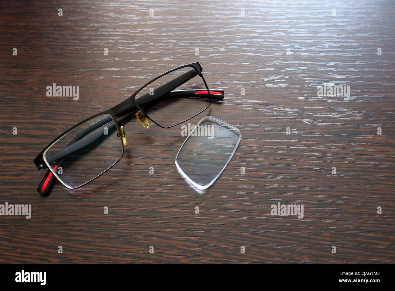 Metal rim glasses hi-res stock photography and images - Alamy