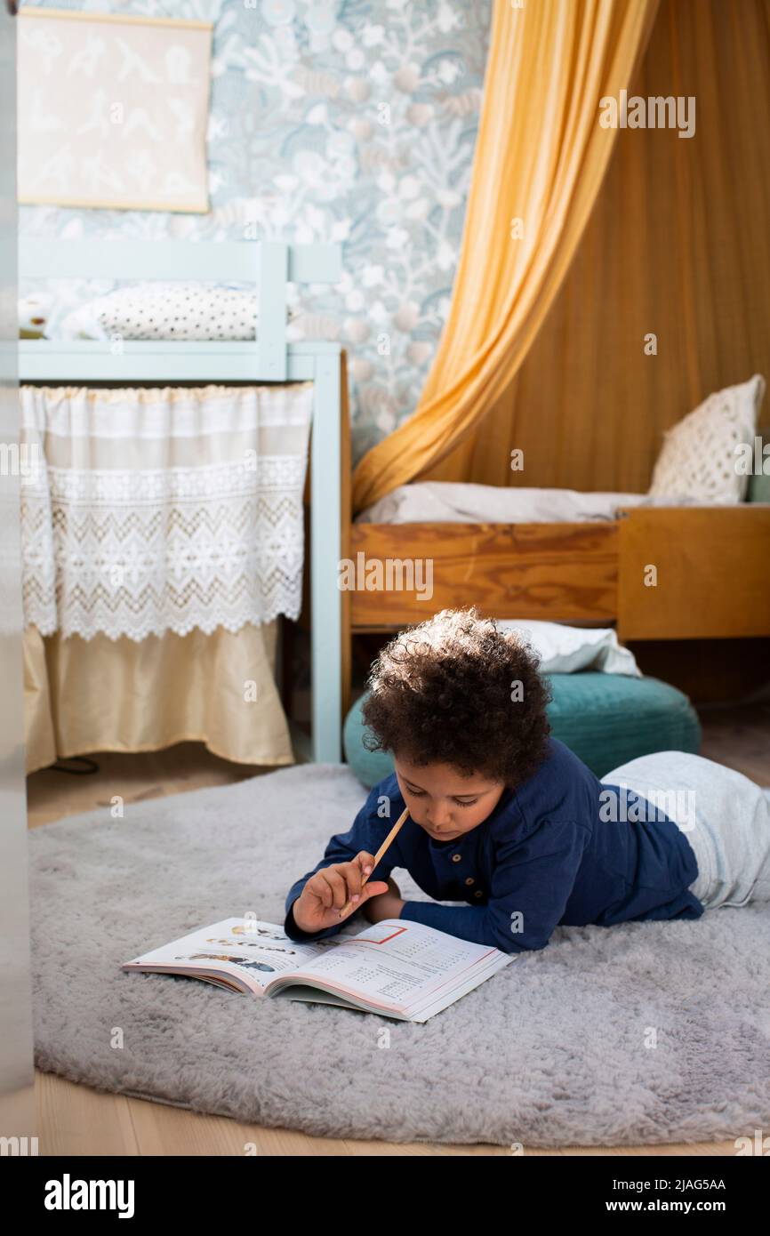 Rug lying hi-res stock photography and images - Alamy