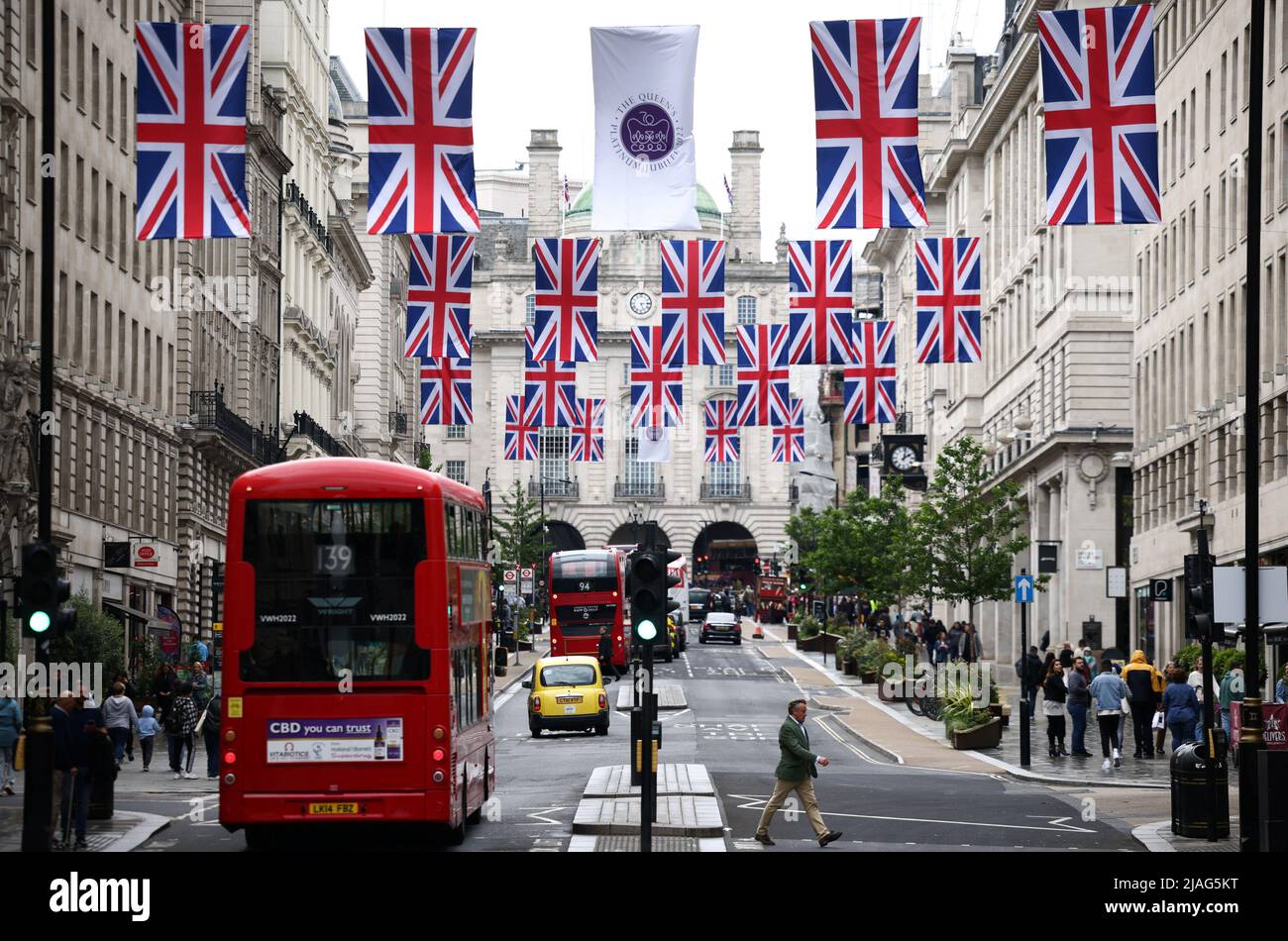 Rows of union jack flags hi-res stock photography and images - Alamy