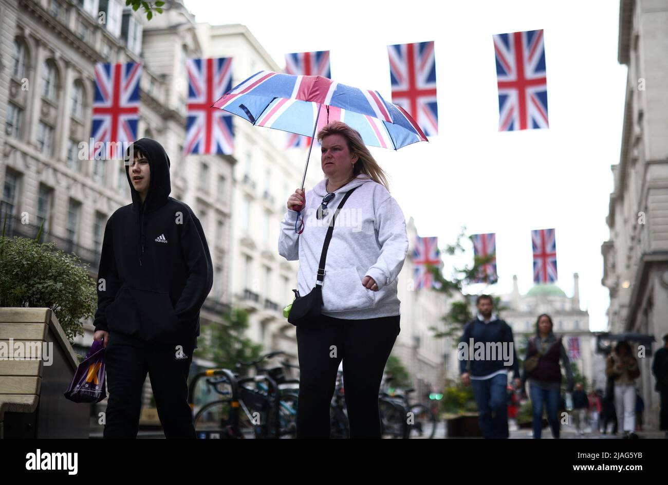 Rows of union jack flags hi-res stock photography and images - Alamy