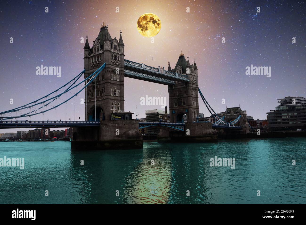 Moon over tower bridge hi-res stock photography and images - Alamy
