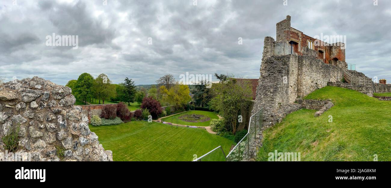 Farnham Castle - a 12th-century castle in Farnham, Surrey, England. It ...