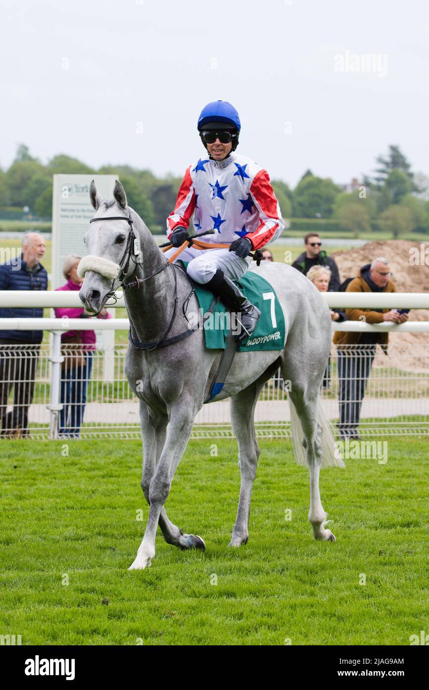 Jockey Graham Lee on Summa Peto at York Races Stock Photo - Alamy