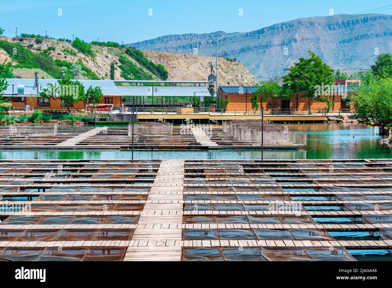 Restaurant on a pond hi-res stock photography and images - Alamy