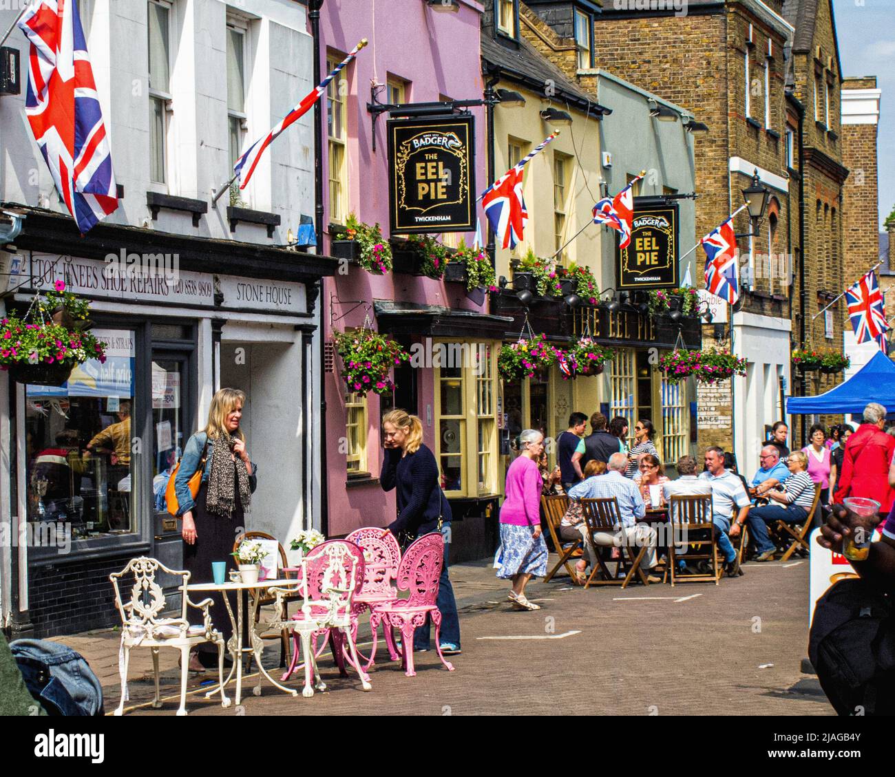 UK, Twickenham, Middlesex - 2nd June 2012: Twickenham celebrates the ...