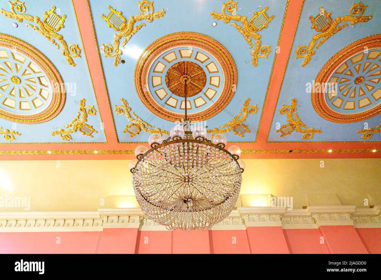 Ceiling architectural feature hi-res stock photography and images - Alamy