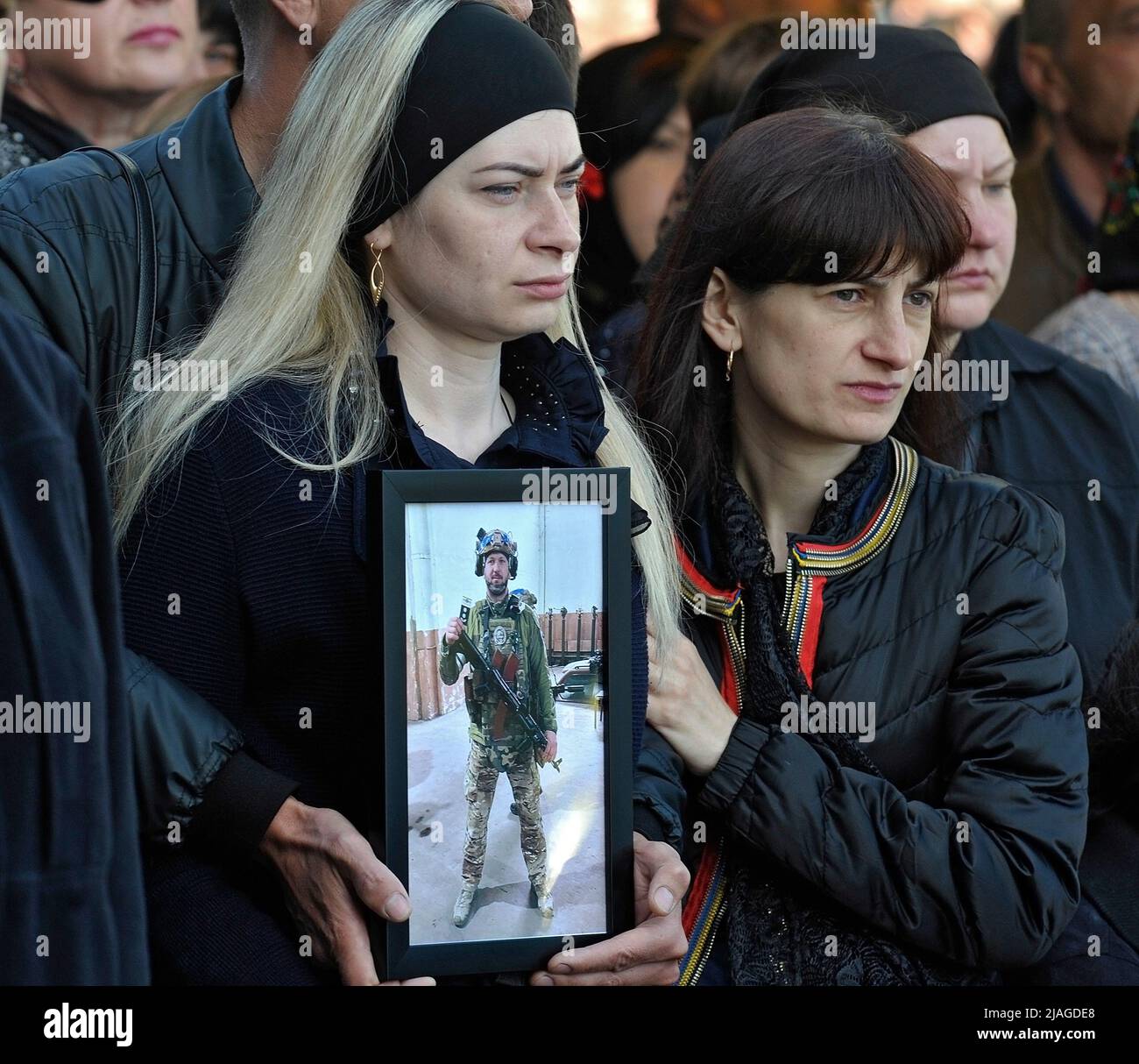 Non Exclusive: VINNYTSIA, UKRAINE - MAY 29, 2022 - A man holds a ...