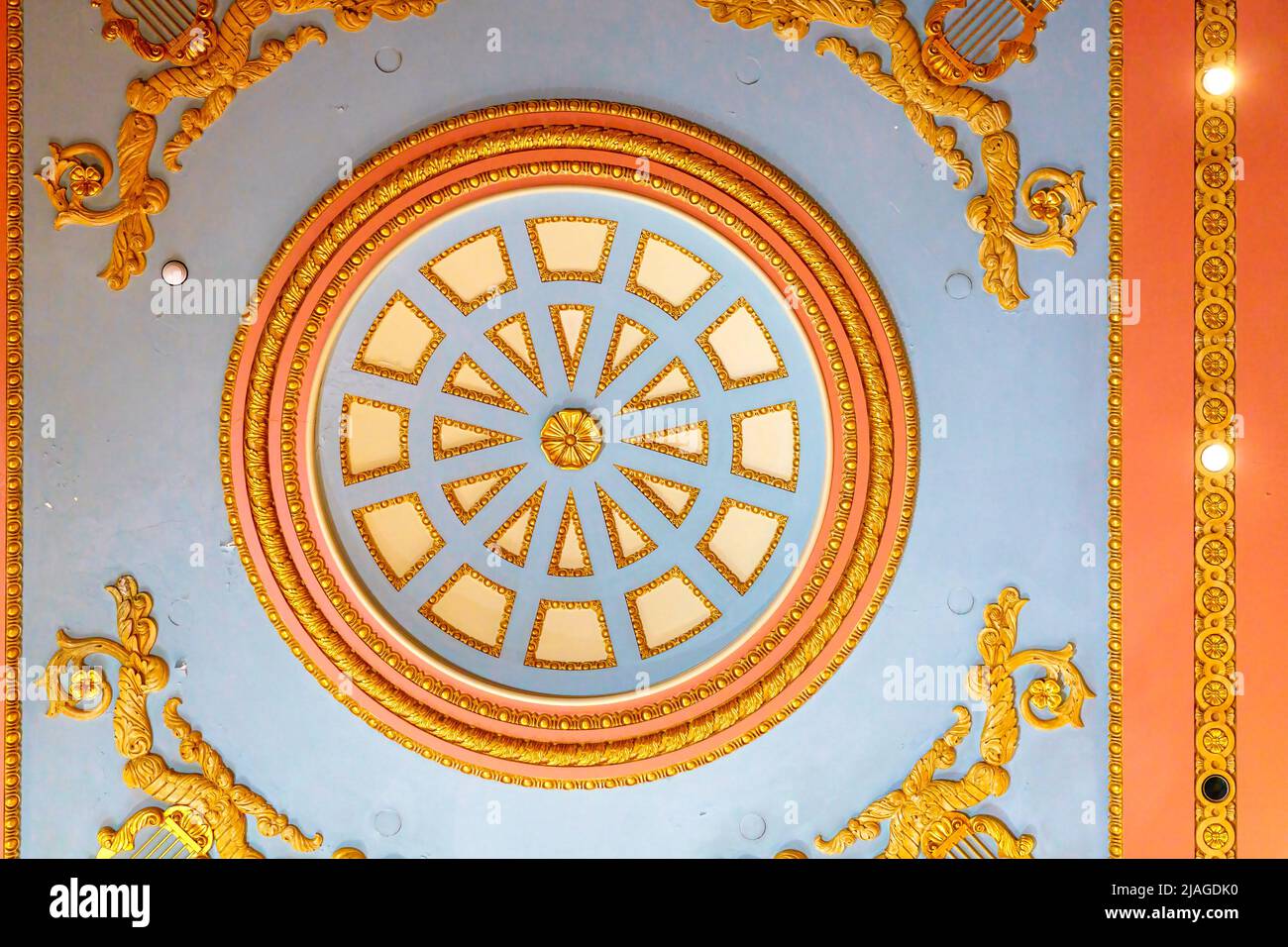 Ceiling historic architecture hi-res stock photography and images - Alamy