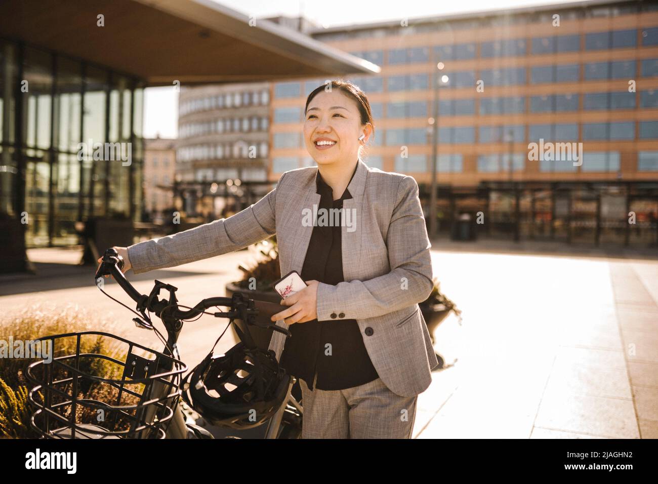 Professional indian woman walking hi-res stock photography and images ...