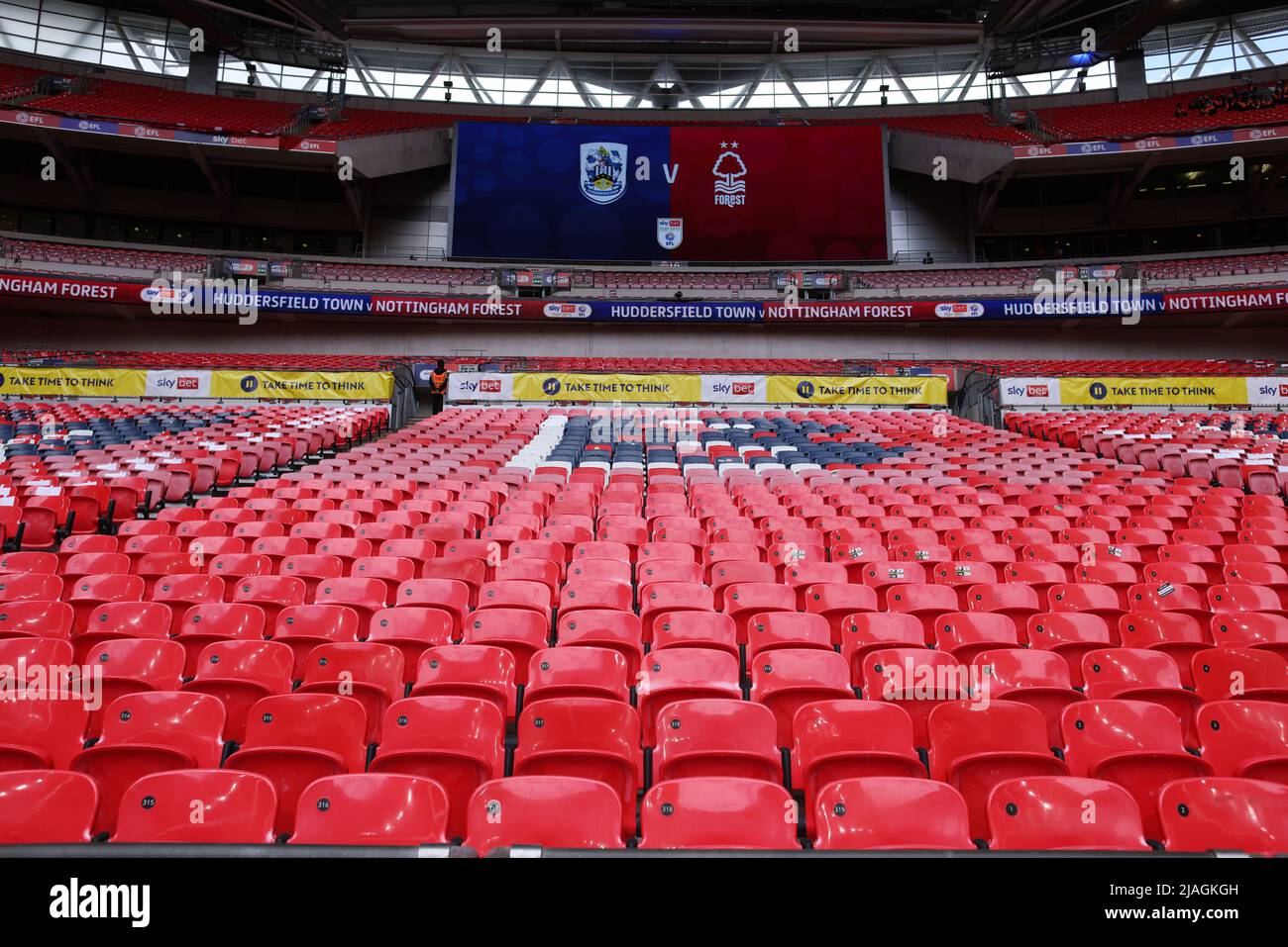 Empty seats at wembley stadium hi-res stock photography and images - Alamy