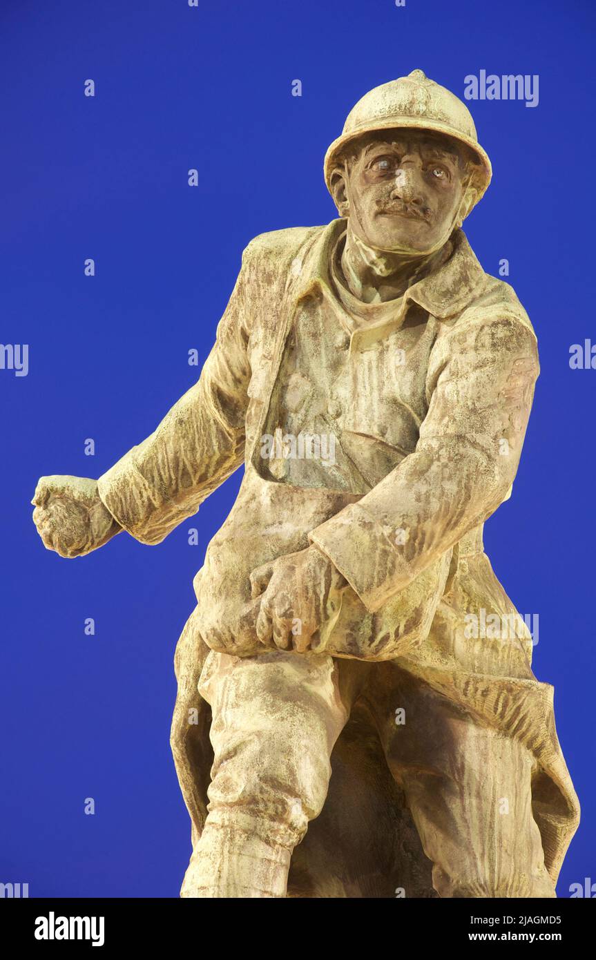 Remembrance. A First World War memorial in the Market square of ...