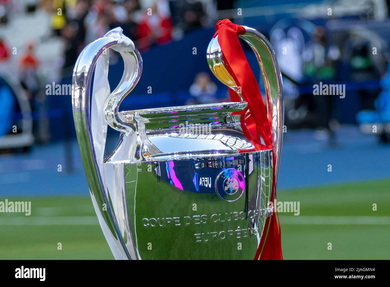 Liverpool champions league trophy paris hi-res stock photography and ...