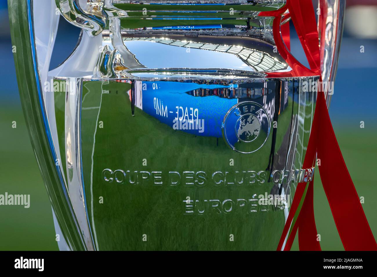 Liverpool champions league trophy paris hi-res stock photography and ...