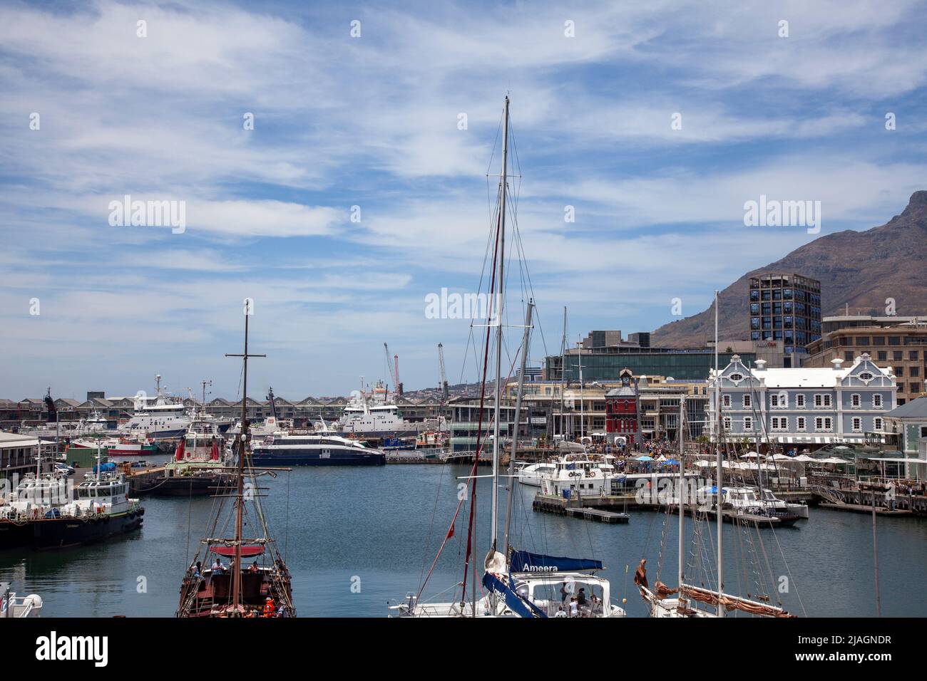 Cape Town Waterfront Basin with Boats and Buildings, South Africa Stock ...